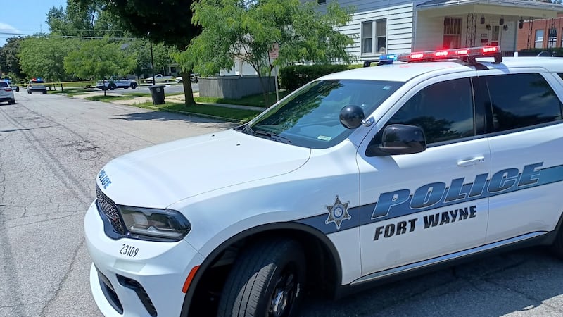 FWPD investigating early morning stabbing in downtown Fort Wayne FWPD investigating early morning stabbing in downtown Fort Wayne