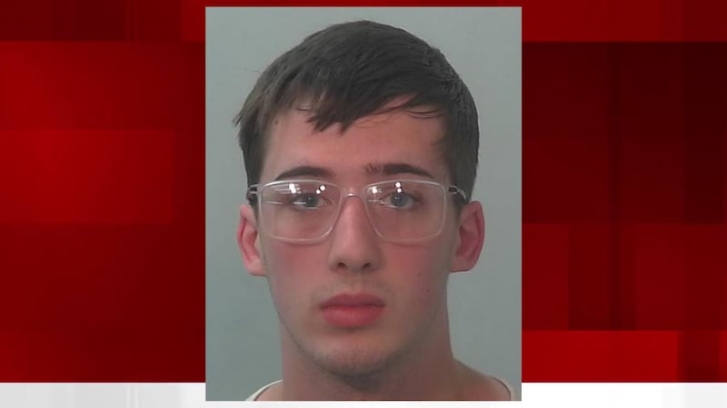 21-year-old Fort Wayne man arrested on child molesting charges 21-year-old Fort Wayne man arrested on child molesting charges